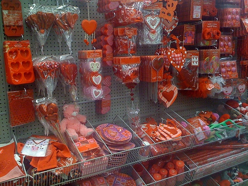 list of good things to buy at a dollar store